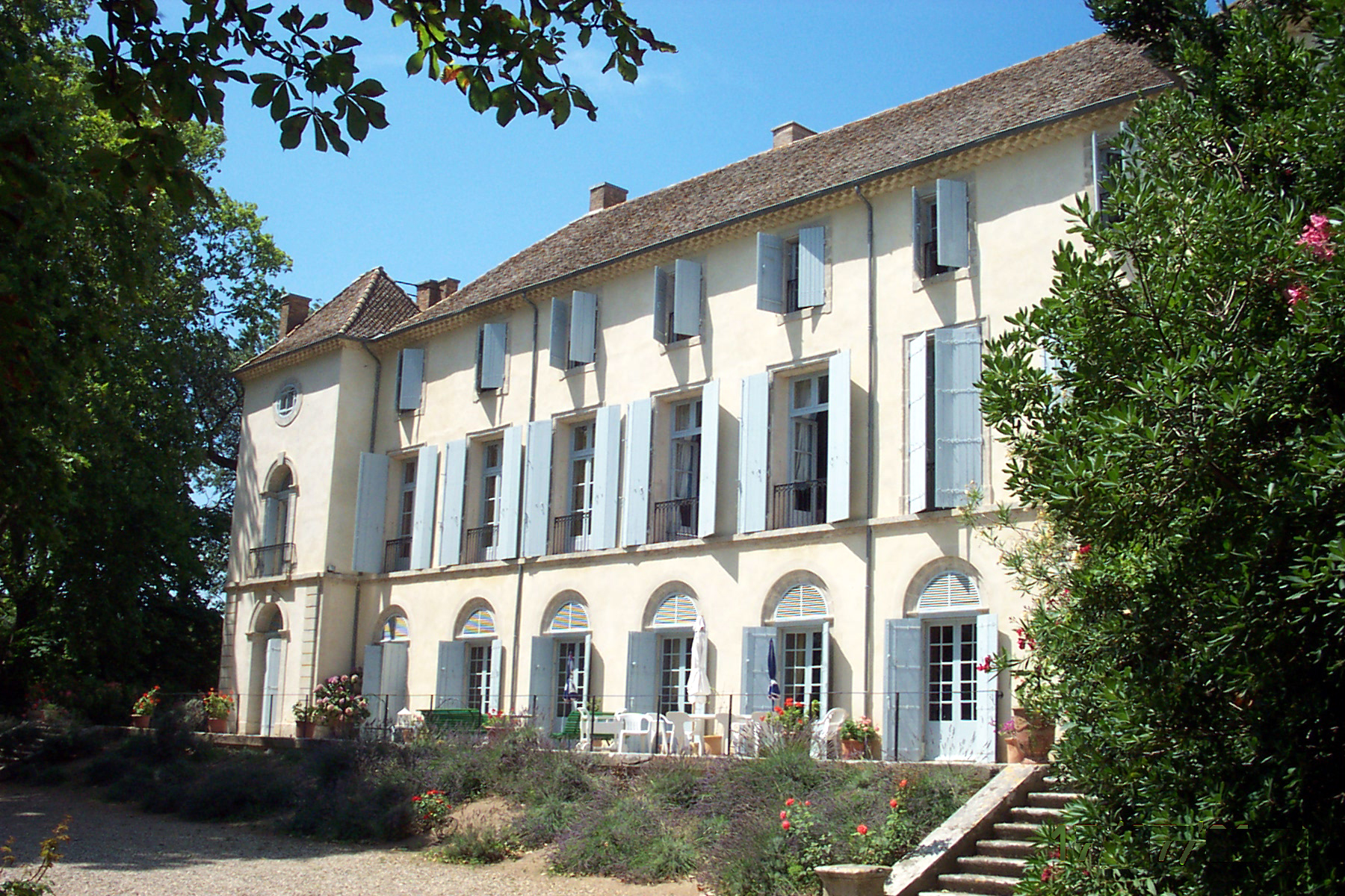 CHAMBRE D'HÔTES - CHATEAU DE ROUVIGNAC